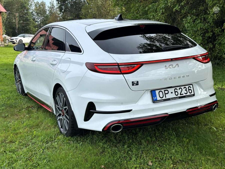 White Kia ProCeed 2024 in Riga, with an engine capacity of 1.59 L and mileage of 41 thousand km for 23500 €, photo 6 on AUTOMOTO.COM.LV