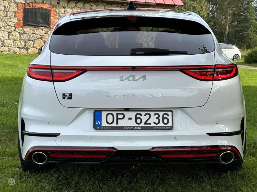 White Kia ProCeed 2024 in Riga, with an engine capacity of 1.59 L and mileage of 41 thousand km for 23500 €, photo 7 on AUTOMOTO.COM.LV