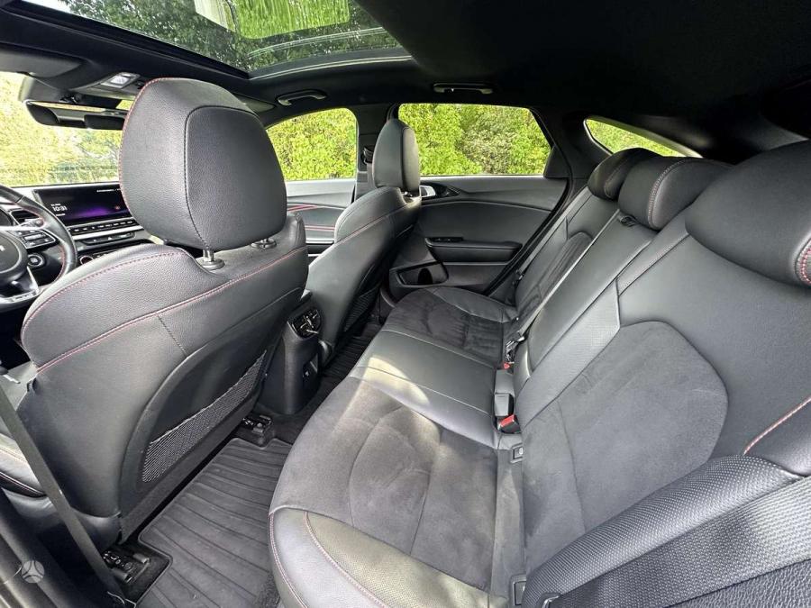 White Kia ProCeed 2024 in Riga, with an engine capacity of 1.59 L and mileage of 41 thousand km for 23500 €, photo 13 on AUTOMOTO.COM.LV