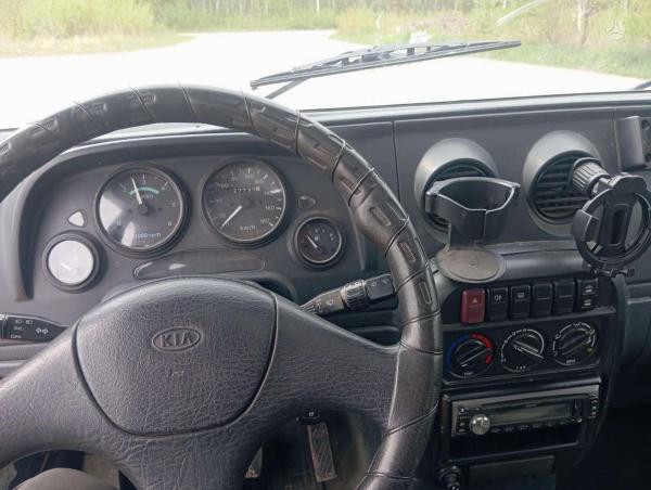 Киа Ретона 2000 в Шяуляй на AUTOMOTO.COM.LV Синий Киа Ретона 2000 в Шяуляй, объемом двигателя 2.00 л и пробегом 228 тыс. км за 3750 €, фото 10 на AUTOMOTO.COM.LV