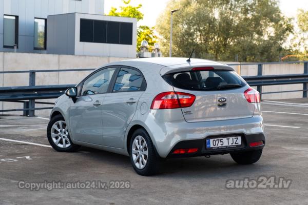 Smilšu krāsa Kia Rio 2012 Tartu, ar dzinēja tilpumu 1.20 L un nobraukumu 106 tūkst. km par 4999 €, foto 5 vietnē AUTOMOTO.COM.LV