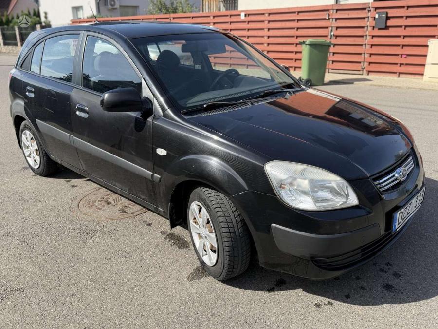Melns Kia Rio 2008 Kauņa, ar dzinēja tilpumu 1.40 L un nobraukumu 400 tūkst. km par 950 €, foto 5 vietnē AUTOMOTO.COM.LV