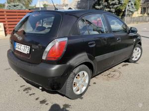 Melns Kia Rio 2008 Kauņa, ar dzinēja tilpumu 1.40 L un nobraukumu 400 tūkst. km par 950 €, foto 7 vietnē AUTOMOTO.COM.LV