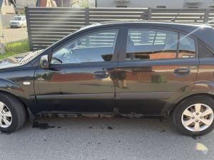Melns Kia Rio 2008 Kauņa, ar dzinēja tilpumu 1.40 L un nobraukumu 400 tūkst. km par 950 €, foto 10 vietnē AUTOMOTO.COM.LV