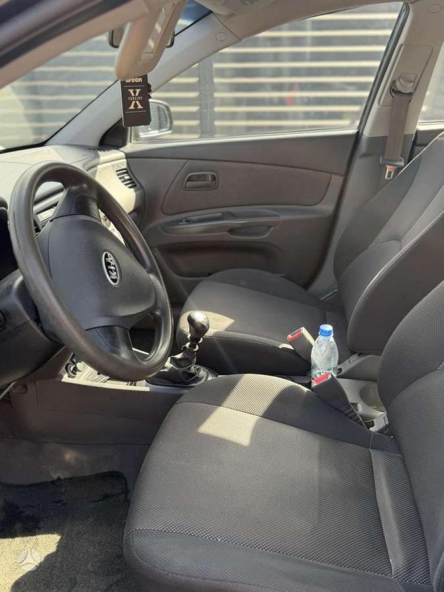 Melns Kia Rio 2008 Kauņa, ar dzinēja tilpumu 1.40 L un nobraukumu 400 tūkst. km par 950 €, foto 11 vietnē AUTOMOTO.COM.LV
