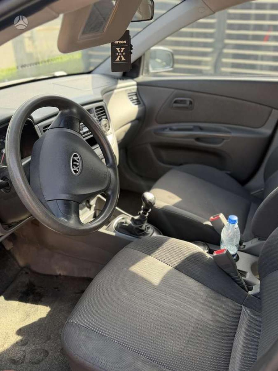 Melns Kia Rio 2008 Kauņa, ar dzinēja tilpumu 1.40 L un nobraukumu 400 tūkst. km par 950 €, foto 14 vietnē AUTOMOTO.COM.LV