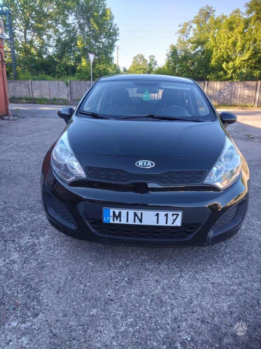 Black Kia Rio 2012 in Kaunas, with an engine capacity of 1.10 L and mileage of 230 thousand km for 3300 €, photo 3 on AUTOMOTO.COM.LV