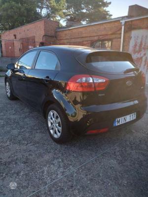 Black Kia Rio 2012 in Kaunas, with an engine capacity of 1.10 L and mileage of 230 thousand km for 3300 €, photo 4 on AUTOMOTO.COM.LV