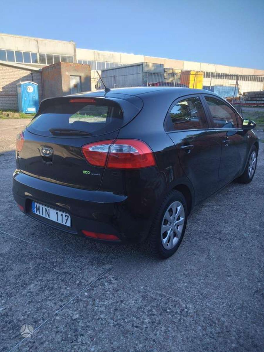 Black Kia Rio 2012 in Kaunas, with an engine capacity of 1.10 L and mileage of 230 thousand km for 3300 €, photo 6 on AUTOMOTO.COM.LV