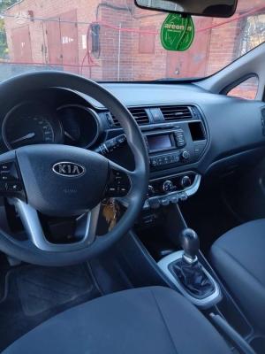 Black Kia Rio 2012 in Kaunas, with an engine capacity of 1.10 L and mileage of 230 thousand km for 3300 €, photo 7 on AUTOMOTO.COM.LV
