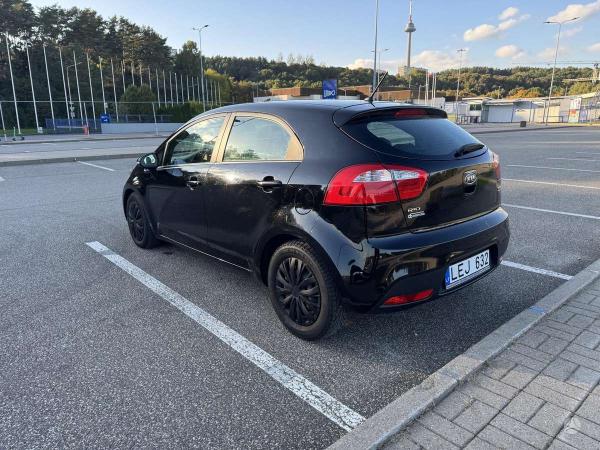 Melns Kia Rio 2012 Viļņa, ar dzinēja tilpumu 1.40 L un nobraukumu 222 tūkst. km par 2230 €, foto 5 vietnē AUTOMOTO.COM.LV