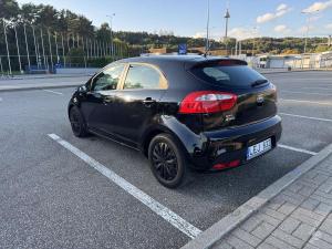 Melns Kia Rio 2012 Viļņa, ar dzinēja tilpumu 1.40 L un nobraukumu 222 tūkst. km par 2230 €, foto 5 vietnē AUTOMOTO.COM.LV