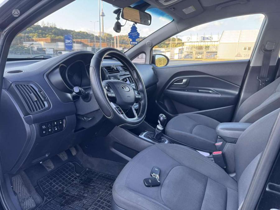 Melns Kia Rio 2012 Viļņa, ar dzinēja tilpumu 1.40 L un nobraukumu 222 tūkst. km par 2230 €, foto 6 vietnē AUTOMOTO.COM.LV
