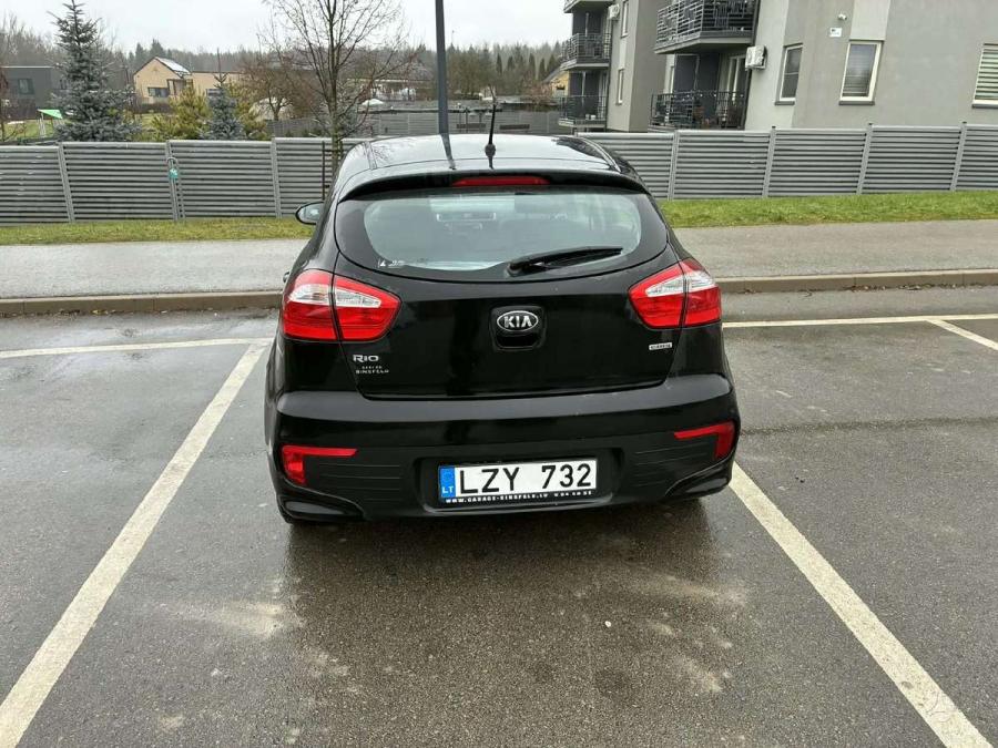Black Kia Rio 2015 in Siauliai, with an engine capacity of 1.12 L and mileage of 220 thousand km for 3450 €, photo 3 on AUTOMOTO.COM.LV
