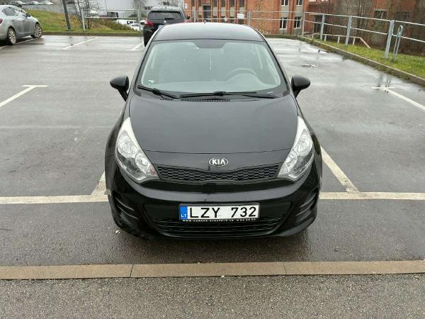 Black Kia Rio 2015 in Siauliai, with an engine capacity of 1.12 L and mileage of 220 thousand km for 3450 €, photo 6 on AUTOMOTO.COM.LV