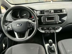 Black Kia Rio 2015 in Siauliai, with an engine capacity of 1.12 L and mileage of 220 thousand km for 3450 €, photo 9 on AUTOMOTO.COM.LV