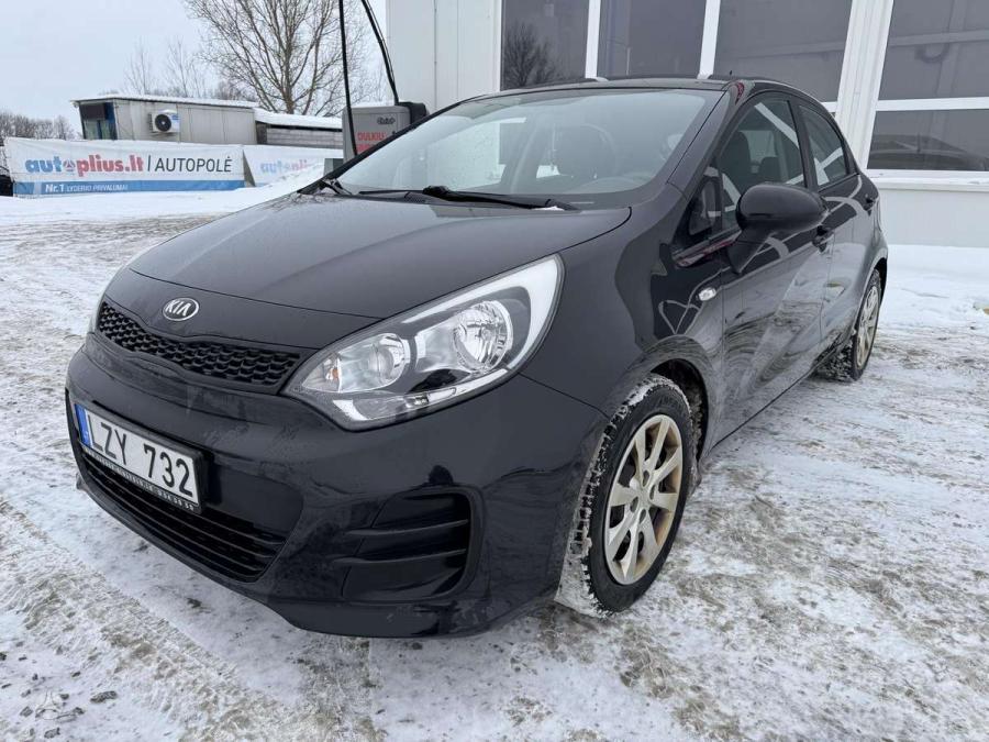 Black Kia Rio 2016 in Kretinga, with an engine capacity of 1.12 L and mileage of 220 thousand km for 3495 €, photo 4 on AUTOMOTO.COM.LV