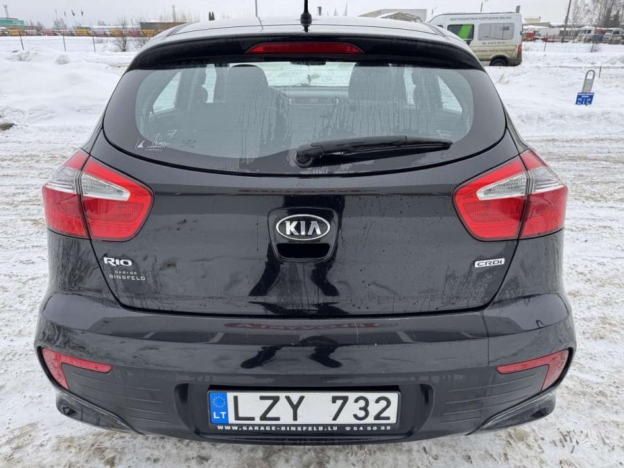 Black Kia Rio 2016 in Kretinga, with an engine capacity of 1.12 L and mileage of 220 thousand km for 3495 €, photo 8 on AUTOMOTO.COM.LV