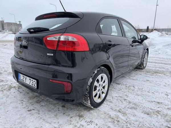 Melns Kia Rio 2016 Kretinga, ar dzinēja tilpumu 1.12 L un nobraukumu 220 tūkst. km par 3495 €, foto 9 vietnē AUTOMOTO.COM.LV