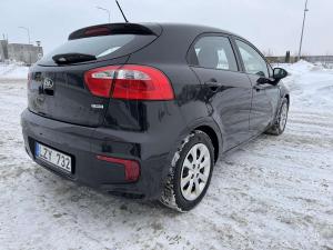 Black Kia Rio 2016 in Kretinga, with an engine capacity of 1.12 L and mileage of 220 thousand km for 3495 €, photo 9 on AUTOMOTO.COM.LV