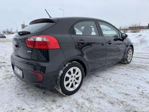 Black Kia Rio 2016 in Kretinga, with an engine capacity of 1.12 L and mileage of 220 thousand km for 3495 €, photo 10 on AUTOMOTO.COM.LV