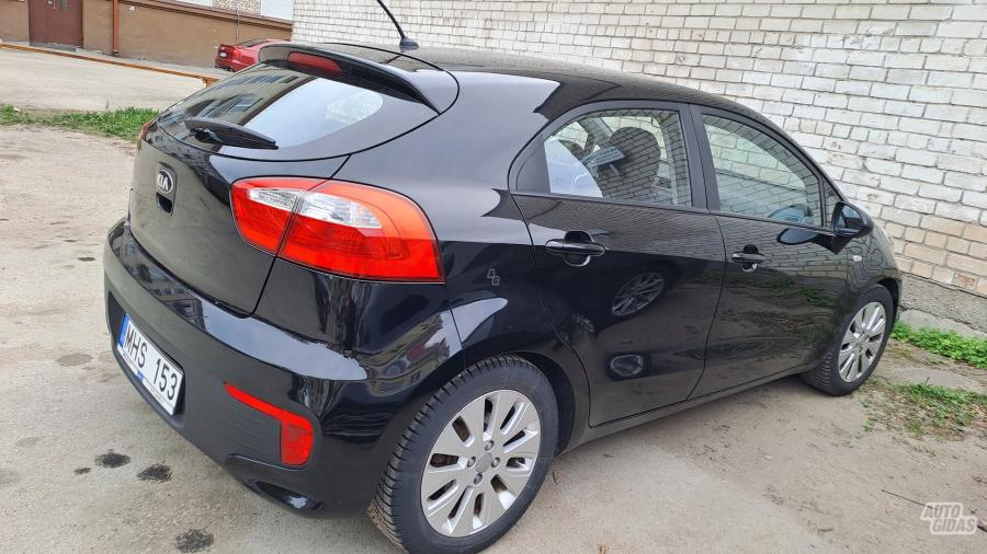 Black Kia Rio 2016 in Kaunas, with an engine capacity of 1.20 L and mileage of 148 thousand km for 4900 €, photo 3 on AUTOMOTO.COM.LV