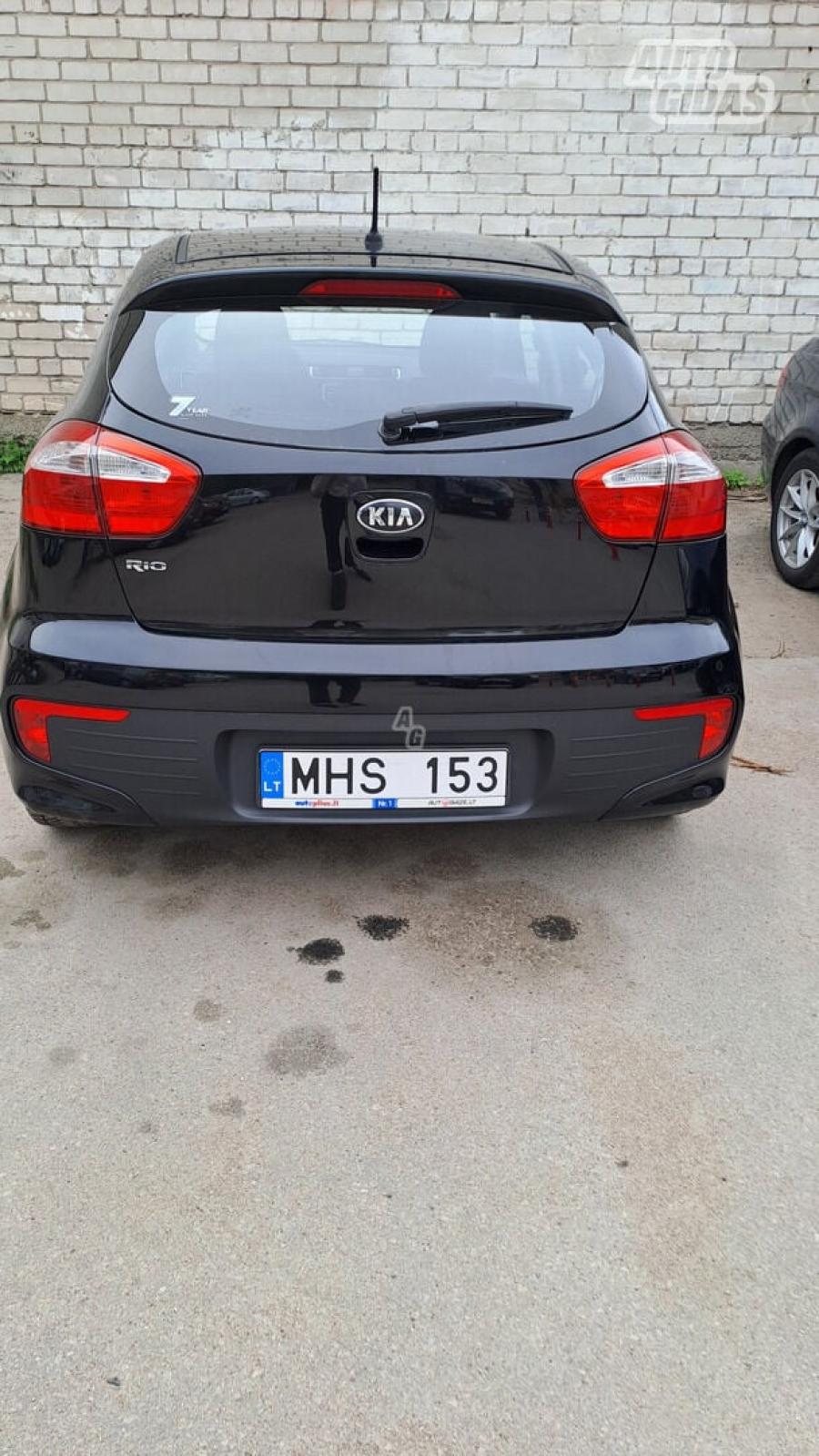 Black Kia Rio 2016 in Kaunas, with an engine capacity of 1.20 L and mileage of 148 thousand km for 4900 €, photo 4 on AUTOMOTO.COM.LV