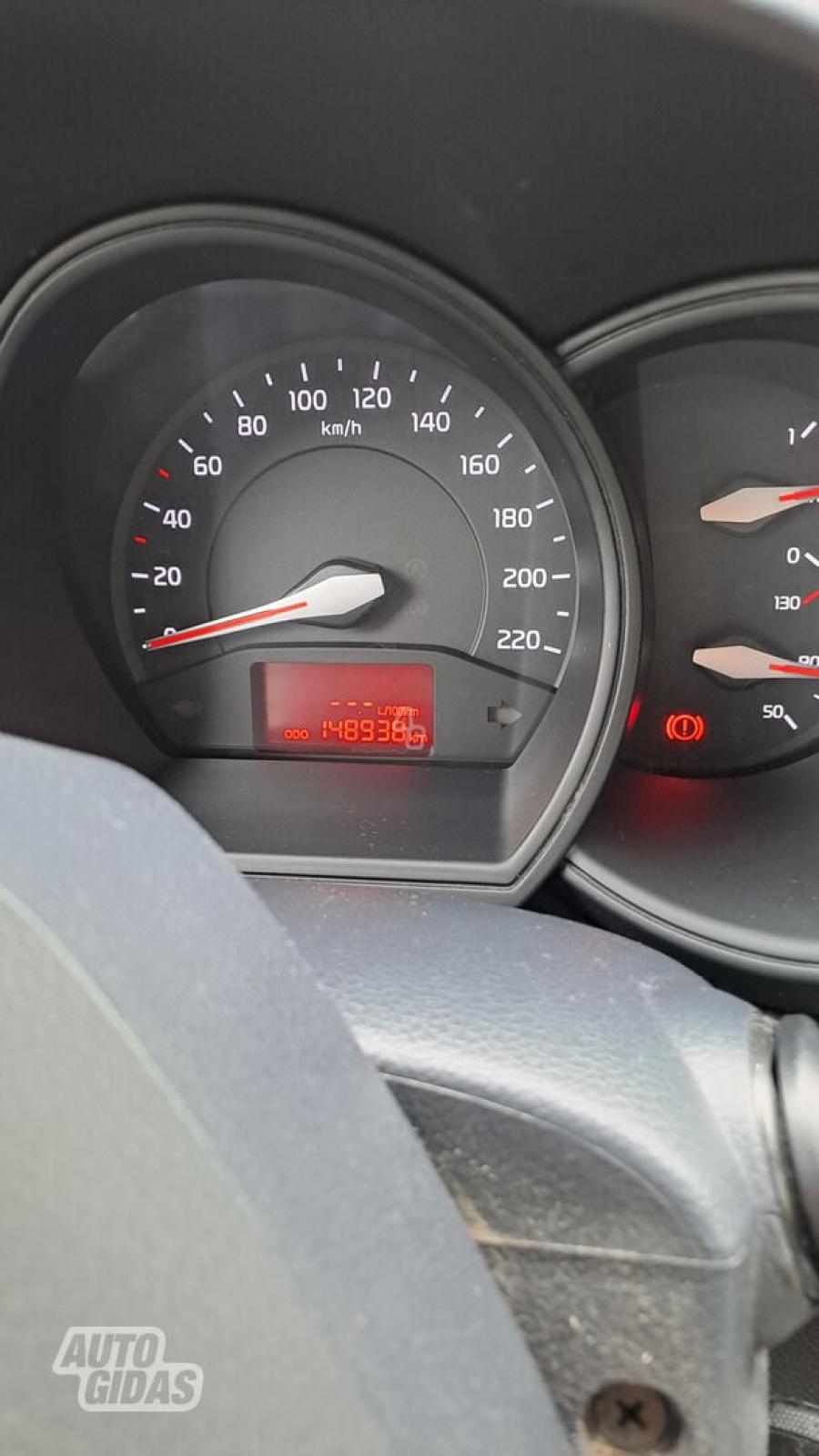 Black Kia Rio 2016 in Kaunas, with an engine capacity of 1.20 L and mileage of 148 thousand km for 4900 €, photo 5 on AUTOMOTO.COM.LV