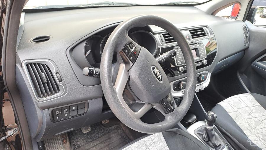 Black Kia Rio 2016 in Kaunas, with an engine capacity of 1.20 L and mileage of 148 thousand km for 4900 €, photo 7 on AUTOMOTO.COM.LV