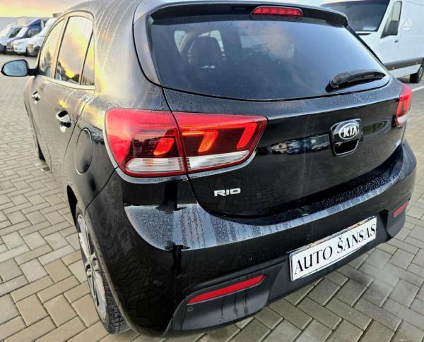 Black Kia Rio 2017 in Taurage, with an engine capacity of 1.00 L and mileage of 129 thousand km for 7400 €, photo 11 on AUTOMOTO.COM.LV