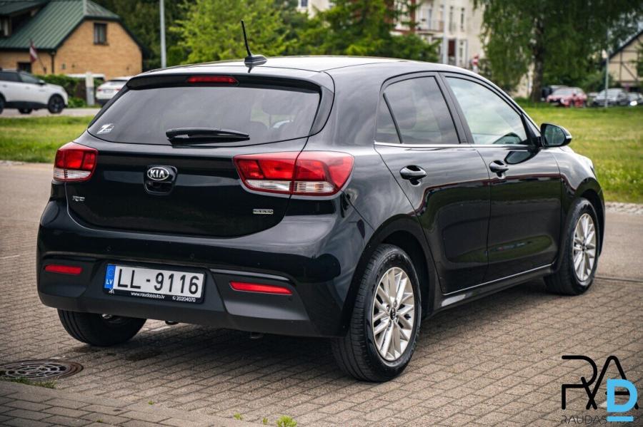 Melns Kia Rio 2017 Rīga, ar dzinēja tilpumu 1.40 L un nobraukumu 106 tūkst. km par 5990 €, foto 5 vietnē AUTOMOTO.COM.LV