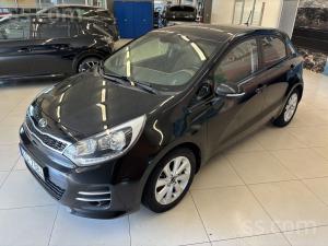 Black Kia Rio 2017 in Riga, with an engine capacity of 1.40 L and mileage of 134 thousand km for 7500 €, photo 3 on AUTOMOTO.COM.LV
