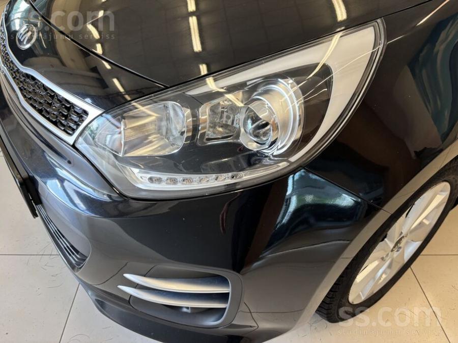Black Kia Rio 2017 in Riga, with an engine capacity of 1.40 L and mileage of 134 thousand km for 7500 €, photo 6 on AUTOMOTO.COM.LV