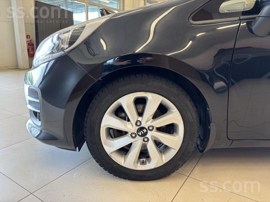 Black Kia Rio 2017 in Riga, with an engine capacity of 1.40 L and mileage of 134 thousand km for 7500 €, photo 7 on AUTOMOTO.COM.LV