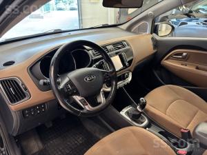 Black Kia Rio 2017 in Riga, with an engine capacity of 1.40 L and mileage of 134 thousand km for 7500 €, photo 11 on AUTOMOTO.COM.LV