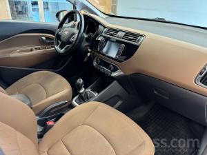 Black Kia Rio 2017 in Riga, with an engine capacity of 1.40 L and mileage of 134 thousand km for 7500 €, photo 15 on AUTOMOTO.COM.LV