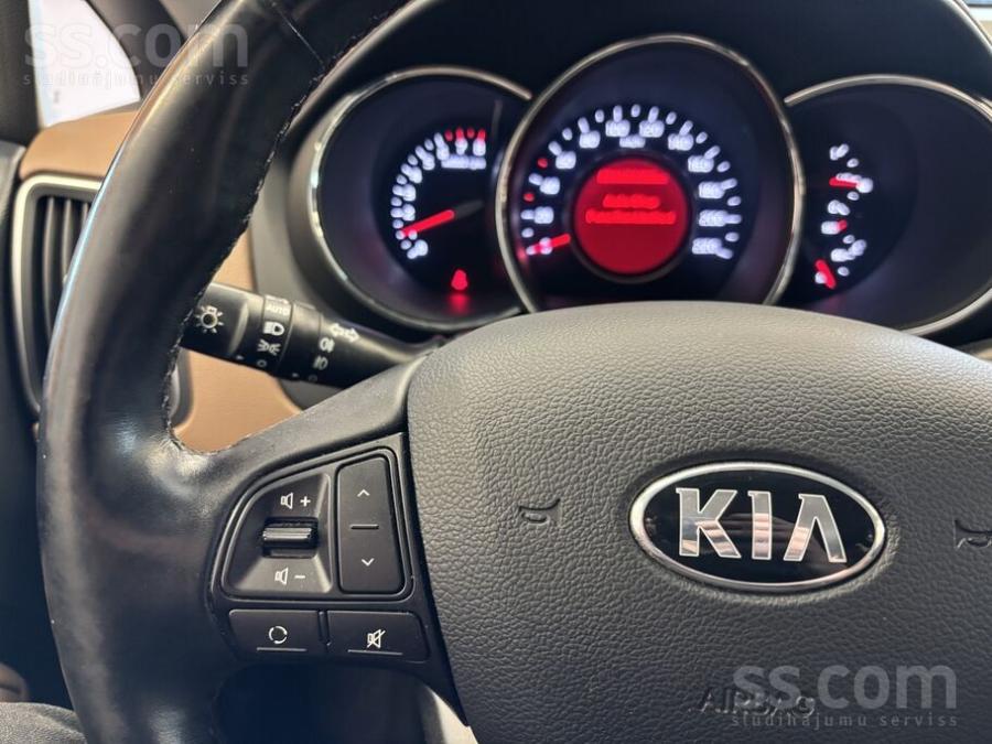 Black Kia Rio 2017 in Riga, with an engine capacity of 1.40 L and mileage of 134 thousand km for 7500 €, photo 18 on AUTOMOTO.COM.LV