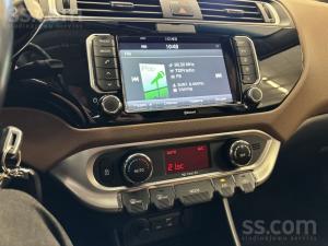 Black Kia Rio 2017 in Riga, with an engine capacity of 1.40 L and mileage of 134 thousand km for 7500 €, photo 22 on AUTOMOTO.COM.LV