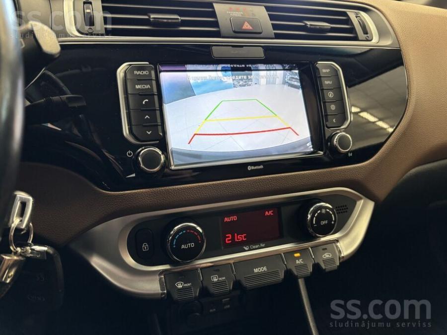 Black Kia Rio 2017 in Riga, with an engine capacity of 1.40 L and mileage of 134 thousand km for 7500 €, photo 23 on AUTOMOTO.COM.LV