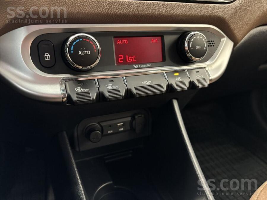 Black Kia Rio 2017 in Riga, with an engine capacity of 1.40 L and mileage of 134 thousand km for 7500 €, photo 24 on AUTOMOTO.COM.LV