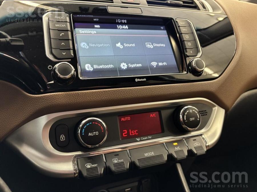 Black Kia Rio 2017 in Riga, with an engine capacity of 1.40 L and mileage of 134 thousand km for 7500 €, photo 27 on AUTOMOTO.COM.LV