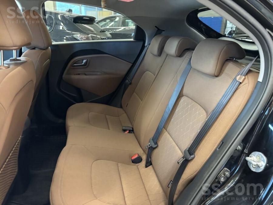 Black Kia Rio 2017 in Riga, with an engine capacity of 1.40 L and mileage of 134 thousand km for 7500 €, photo 31 on AUTOMOTO.COM.LV