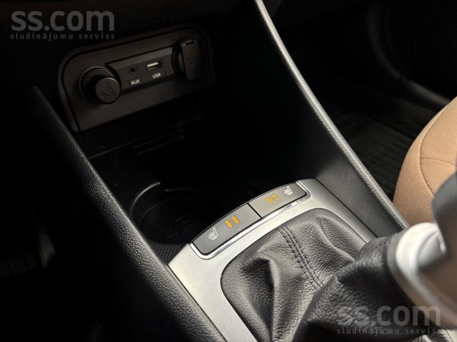 Black Kia Rio 2017 in Riga, with an engine capacity of 1.40 L and mileage of 134 thousand km for 7500 €, photo 33 on AUTOMOTO.COM.LV