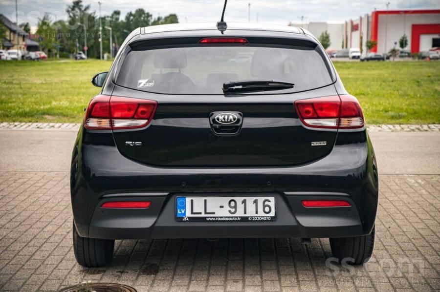 Black Kia Rio 2017 in Riga, with an engine capacity of 1.40 L and mileage of 0 thousand km for 5990 €, photo 6 on AUTOMOTO.COM.LV
