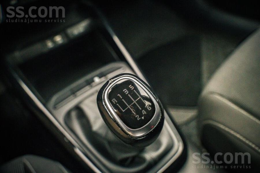 Black Kia Rio 2017 in Riga, with an engine capacity of 1.40 L and mileage of 0 thousand km for 5990 €, photo 10 on AUTOMOTO.COM.LV