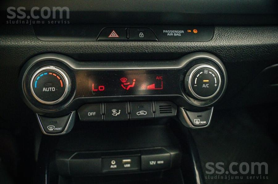 Black Kia Rio 2017 in Riga, with an engine capacity of 1.40 L and mileage of 0 thousand km for 5990 €, photo 14 on AUTOMOTO.COM.LV