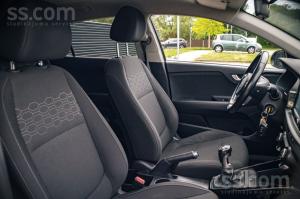 Black Kia Rio 2017 in Riga, with an engine capacity of 1.40 L and mileage of 0 thousand km for 5990 €, photo 16 on AUTOMOTO.COM.LV