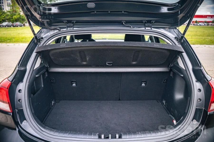 Black Kia Rio 2017 in Riga, with an engine capacity of 1.40 L and mileage of 0 thousand km for 5990 €, photo 18 on AUTOMOTO.COM.LV