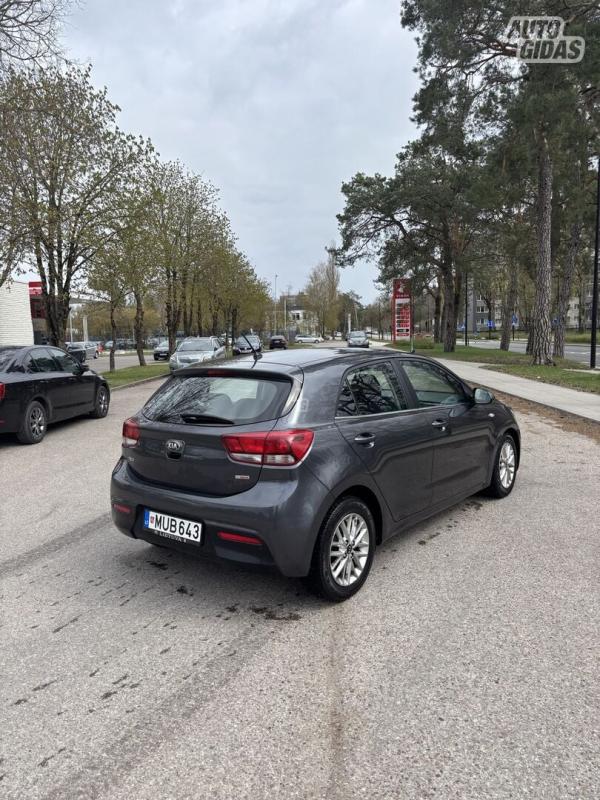 Melns Kia Rio 2017 Kauņa, ar dzinēja tilpumu 1.00 L un nobraukumu 170 tūkst. km par 5050 €, foto 3 vietnē AUTOMOTO.COM.LV