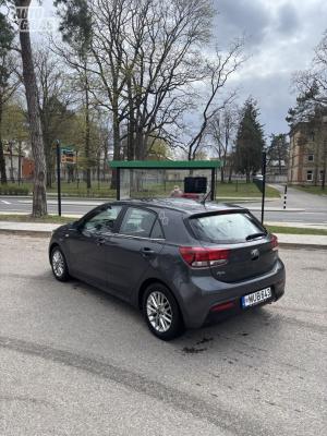 Melns Kia Rio 2017 Kauņa, ar dzinēja tilpumu 1.00 L un nobraukumu 170 tūkst. km par 5050 €, foto 7 vietnē AUTOMOTO.COM.LV